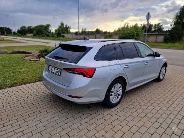 Grey Skoda Octavia 2020 in Ukmerge, with an engine capacity of 1.97 L and mileage of 332 thousand km for 9900 €, photo 5 on AUTOMOTO.COM.LV