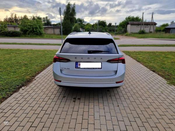Grey Skoda Octavia 2020 in Ukmerge, with an engine capacity of 1.97 L and mileage of 332 thousand km for 9200 €, photo 5 on AUTOMOTO.COM.LV
