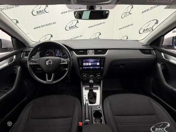 Pelēks Skoda Octavia 2020 Viļņa, ar dzinēja tilpumu 1.50 L un nobraukumu 70 tūkst. km par 12900 €, foto 4 vietnē AUTOMOTO.COM.LV