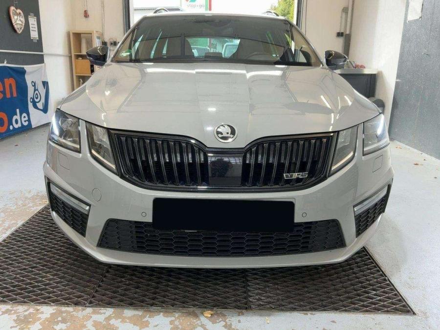 Grey Skoda Octavia 2020 in Vilnius, with an engine capacity of 1.97 L and mileage of 154 thousand km for 19650 €, photo 4 on AUTOMOTO.COM.LV