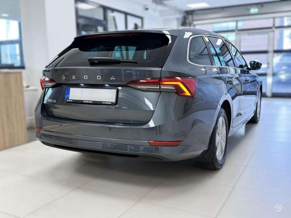 Grey Skoda Octavia 2020 in Kaunas, with an engine capacity of 1.97 L and mileage of 175 thousand km for 15200 €, photo 5 on AUTOMOTO.COM.LV