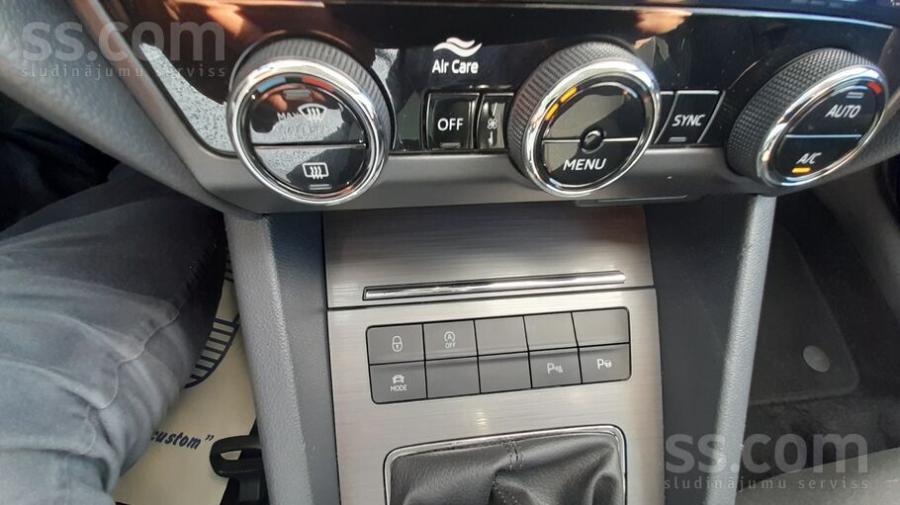 Grey Skoda Octavia 2020 in Riga, with an engine capacity of 1.60 L and mileage of 202 thousand km for 9100 €, photo 17 on AUTOMOTO.COM.LV