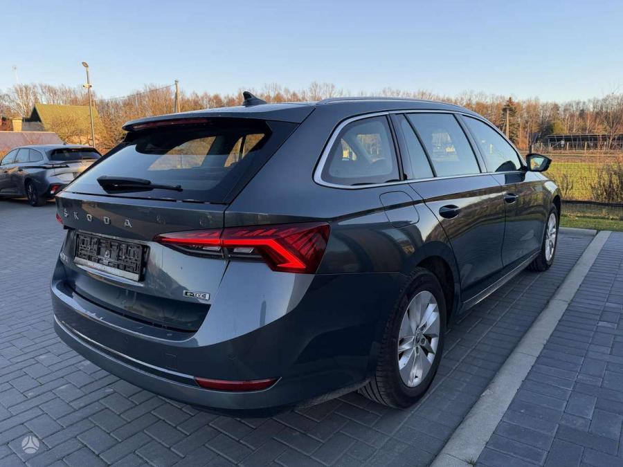 Grey Skoda Octavia 2021 in Kaunas, with an engine capacity of 1.50 L and mileage of 188 thousand km for 14500 €, photo 5 on AUTOMOTO.COM.LV