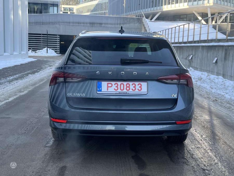 Pelēks Skoda Octavia 2021 Viļņa, ar dzinēja tilpumu 1.40 L un nobraukumu 153 tūkst. km par 18997 €, foto 3 vietnē AUTOMOTO.COM.LV