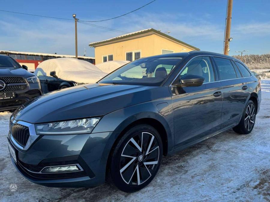 Grey Skoda Octavia 2021 in Vilnius, with an engine capacity of 1.40 L and mileage of 134 thousand km for 16600 €, photo 1 on AUTOMOTO.COM.LV