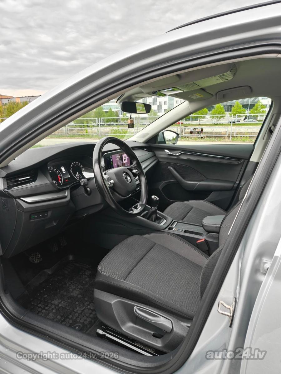 Pelēks Skoda Octavia 2021 Rīga, ar dzinēja tilpumu 2.00 L un nobraukumu 96 tūkst. km par 16700 €, foto 1 vietnē AUTOMOTO.COM.LV