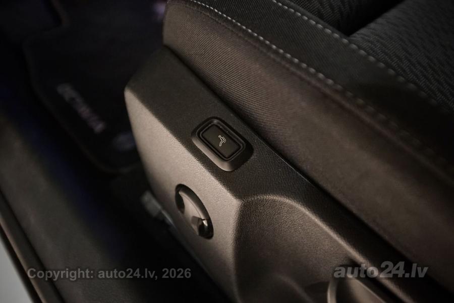 Grey Skoda Octavia 2021 in Tallinn, with an engine capacity of 2.00 L and mileage of 125 thousand km for 16990 €, photo 24 on AUTOMOTO.COM.LV