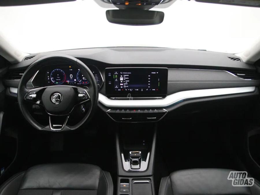 Pelēks Skoda Octavia 2021 Viļņa, ar dzinēja tilpumu 1.00 L un nobraukumu 173 tūkst. km par 14999 €, foto 3 vietnē AUTOMOTO.COM.LV