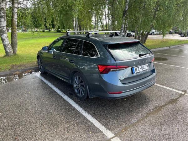 Grey Skoda Octavia 2021 in Riga, with an engine capacity of 1.50 L and mileage of 114 thousand km for 13690 €, photo 4 on AUTOMOTO.COM.LV