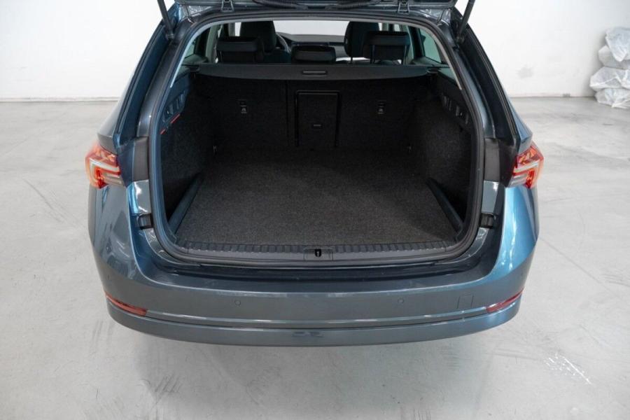 Pelēks Skoda Octavia 2021 Viļņa, ar dzinēja tilpumu 1.40 L un nobraukumu 136 tūkst. km par 19500 €, foto 22 vietnē AUTOMOTO.COM.LV
