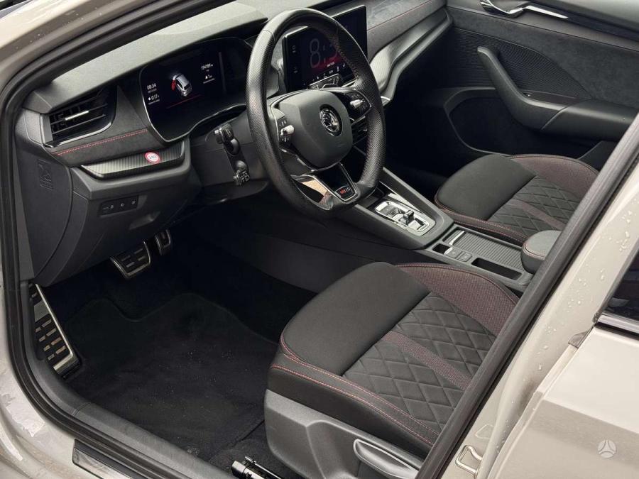 Grey Skoda Octavia 2021 in Vilnius, with an engine capacity of 1.40 L and mileage of 154 thousand km for 20450 €, photo 12 on AUTOMOTO.COM.LV