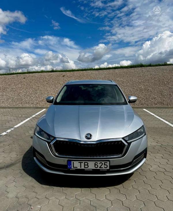 Grey Skoda Octavia 2021 in Kaunas, with an engine capacity of 1.97 L and mileage of 111 thousand km for 15450 €, photo 4 on AUTOMOTO.COM.LV