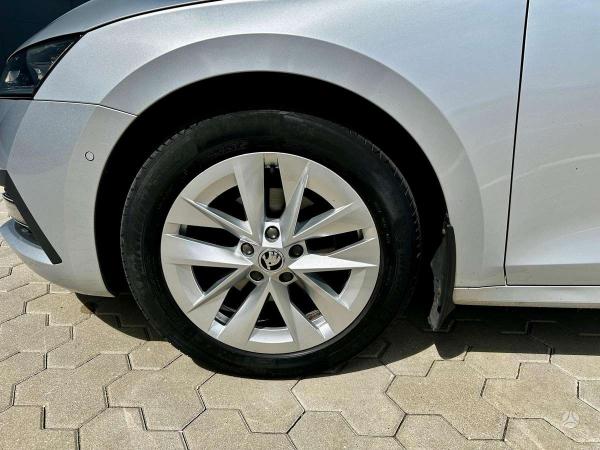 Grey Skoda Octavia 2021 in Kaunas, with an engine capacity of 1.97 L and mileage of 111 thousand km for 15450 €, photo 8 on AUTOMOTO.COM.LV