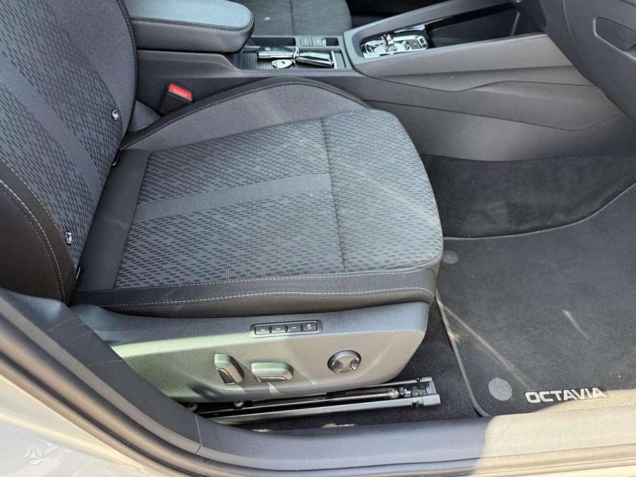 Pelēks Skoda Octavia 2021 Viļņa, ar dzinēja tilpumu 1.40 L un nobraukumu 162 tūkst. km par 15500 €, foto 46 vietnē AUTOMOTO.COM.LV
