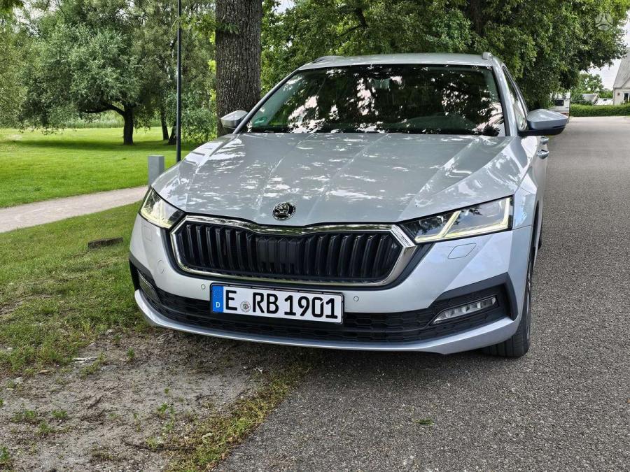 Grey Skoda Octavia 2021 in Utena, with an engine capacity of 1.97 L and mileage of 212 thousand km for 14800 €, photo 5 on AUTOMOTO.COM.LV