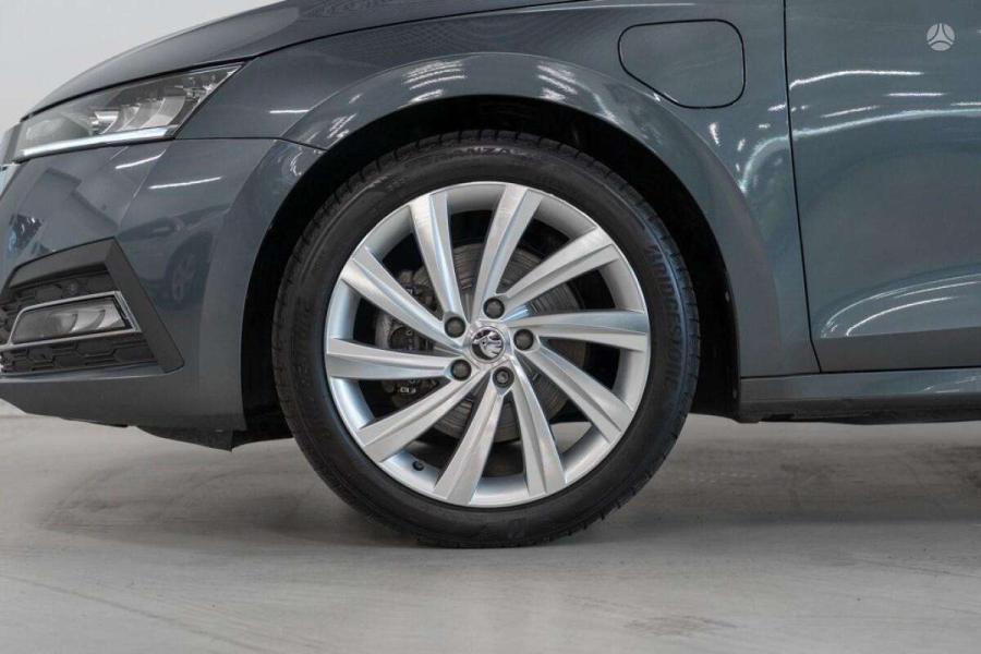 Pelēks Skoda Octavia 2021 Viļņa, ar dzinēja tilpumu 1.40 L un nobraukumu 136 tūkst. km par 19200 €, foto 25 vietnē AUTOMOTO.COM.LV