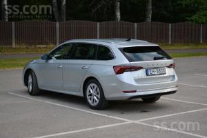 Grey Skoda Octavia 2021 in Riga, with an engine capacity of 1.50 L and mileage of 75 thousand km for 18100 €, photo 6 on AUTOMOTO.COM.LV