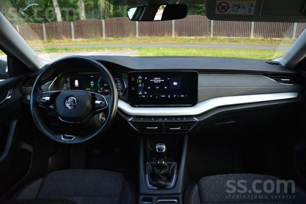 Grey Skoda Octavia 2021 in Riga, with an engine capacity of 1.50 L and mileage of 75 thousand km for 18100 €, photo 10 on AUTOMOTO.COM.LV