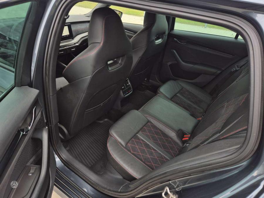 Grey Skoda Octavia 2021 in Siauliai, with an engine capacity of 1.97 L and mileage of 171 thousand km for 23900 €, photo 8 on AUTOMOTO.COM.LV