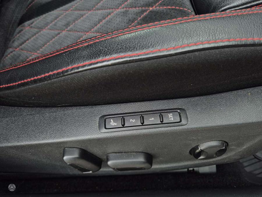 Grey Skoda Octavia 2021 in Siauliai, with an engine capacity of 1.97 L and mileage of 171 thousand km for 23900 €, photo 11 on AUTOMOTO.COM.LV