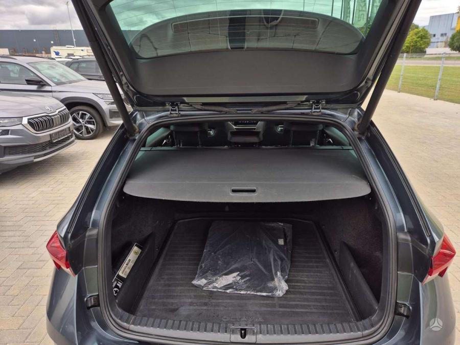 Grey Skoda Octavia 2021 in Siauliai, with an engine capacity of 1.97 L and mileage of 171 thousand km for 23900 €, photo 20 on AUTOMOTO.COM.LV