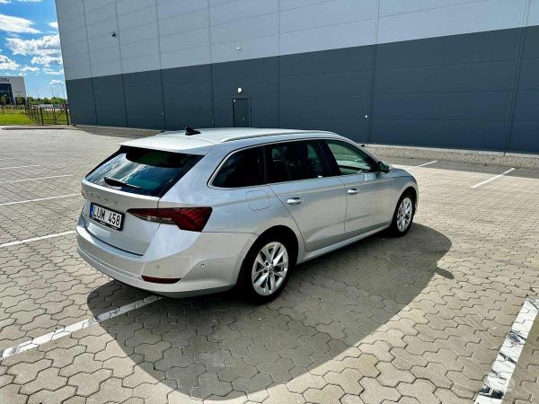 Grey Skoda Octavia 2021 in Kaunas, with an engine capacity of 1.97 L and mileage of 182 thousand km for 14800 €, photo 5 on AUTOMOTO.COM.LV