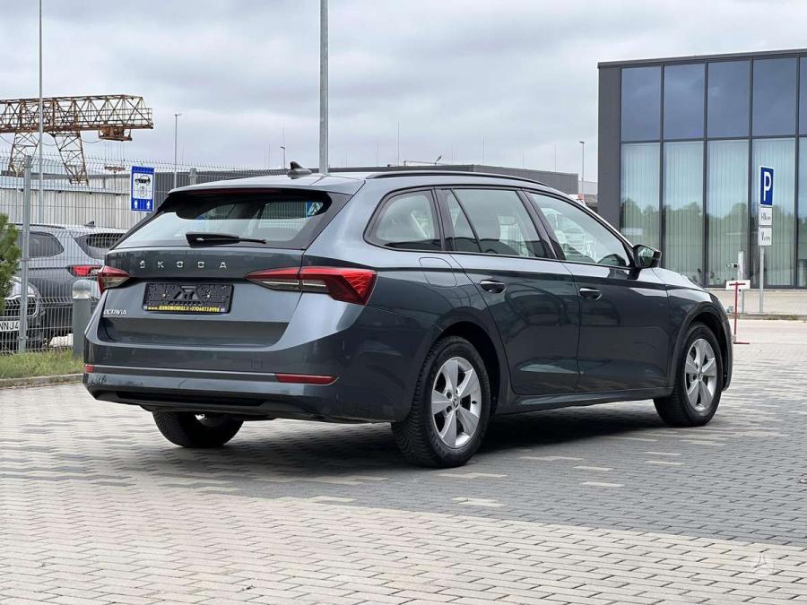 Grey Skoda Octavia 2021 in Siauliai, with an engine capacity of 1.97 L and mileage of 138 thousand km for 15300 €, photo 8 on AUTOMOTO.COM.LV