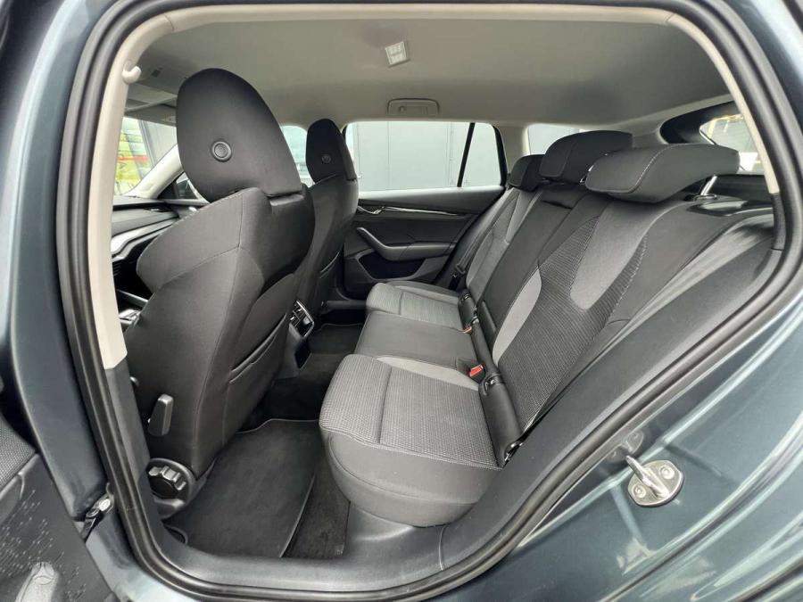 Grey Skoda Octavia 2021 in Siauliai, with an engine capacity of 1.97 L and mileage of 138 thousand km for 15300 €, photo 22 on AUTOMOTO.COM.LV