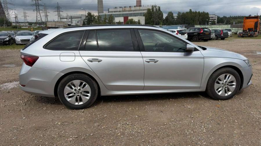 Grey Skoda Octavia 2021 in Kaunas, with an engine capacity of 1.97 L and mileage of 116 thousand km for 14702 €, photo 8 on AUTOMOTO.COM.LV