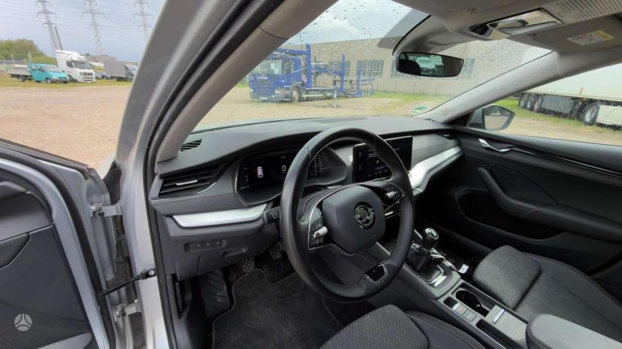 Grey Skoda Octavia 2021 in Kaunas, with an engine capacity of 1.97 L and mileage of 116 thousand km for 14702 €, photo 12 on AUTOMOTO.COM.LV
