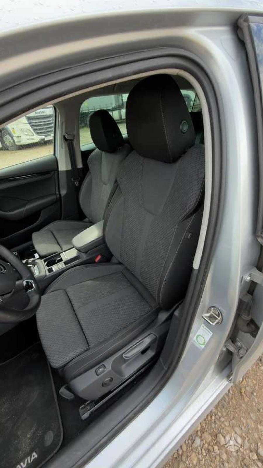 Grey Skoda Octavia 2021 in Kaunas, with an engine capacity of 1.97 L and mileage of 116 thousand km for 14702 €, photo 14 on AUTOMOTO.COM.LV