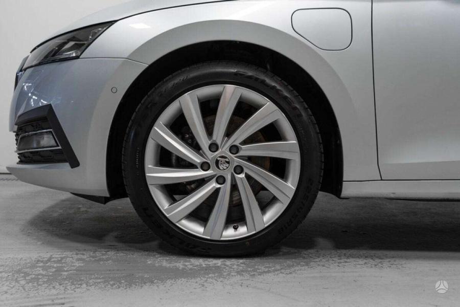 Grey Skoda Octavia 2021 in Vilnius, with an engine capacity of 1.40 L and mileage of 141 thousand km for 18950 €, photo 19 on AUTOMOTO.COM.LV