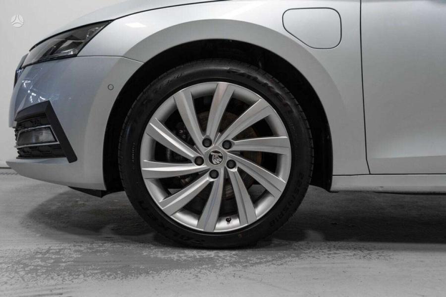 Grey Skoda Octavia 2021 in Vilnius, with an engine capacity of 1.40 L and mileage of 141 thousand km for 18950 €, photo 25 on AUTOMOTO.COM.LV
