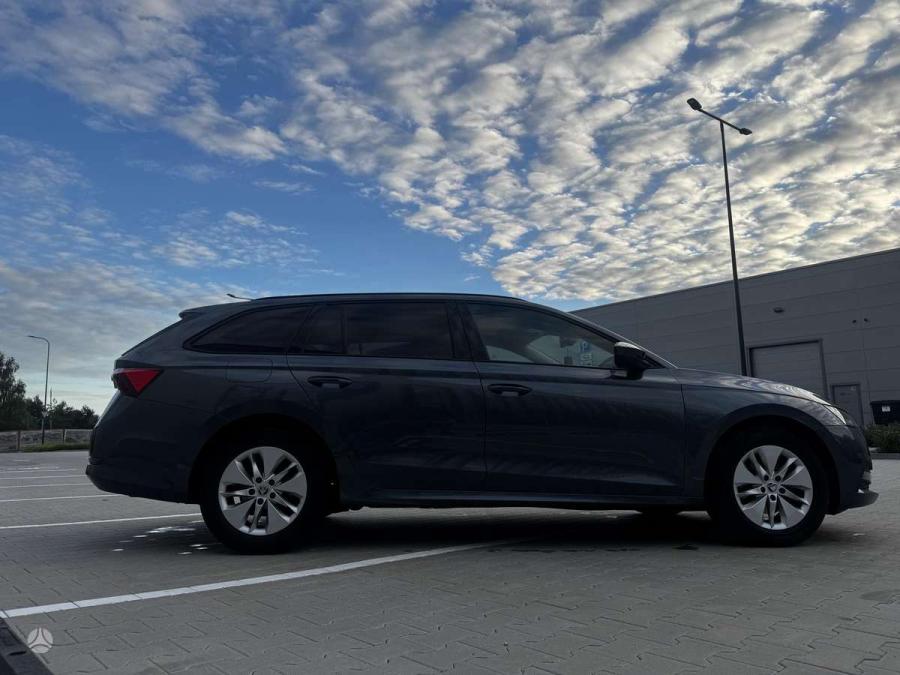 Pelēks Skoda Octavia 2021 Viļņa, ar dzinēja tilpumu 1.97 L un nobraukumu 192 tūkst. km par 12569 €, foto 1 vietnē AUTOMOTO.COM.LV