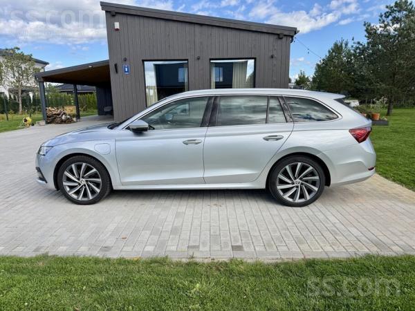 Skoda Octavia 2021 in Jurmala on AUTOMOTO.COM.LV Grey Skoda Octavia 2021 in Jurmala, with an engine capacity of 1.40 L and mileage of 173 thousand km for 16400 €, photo 3 on AUTOMOTO.COM.LV