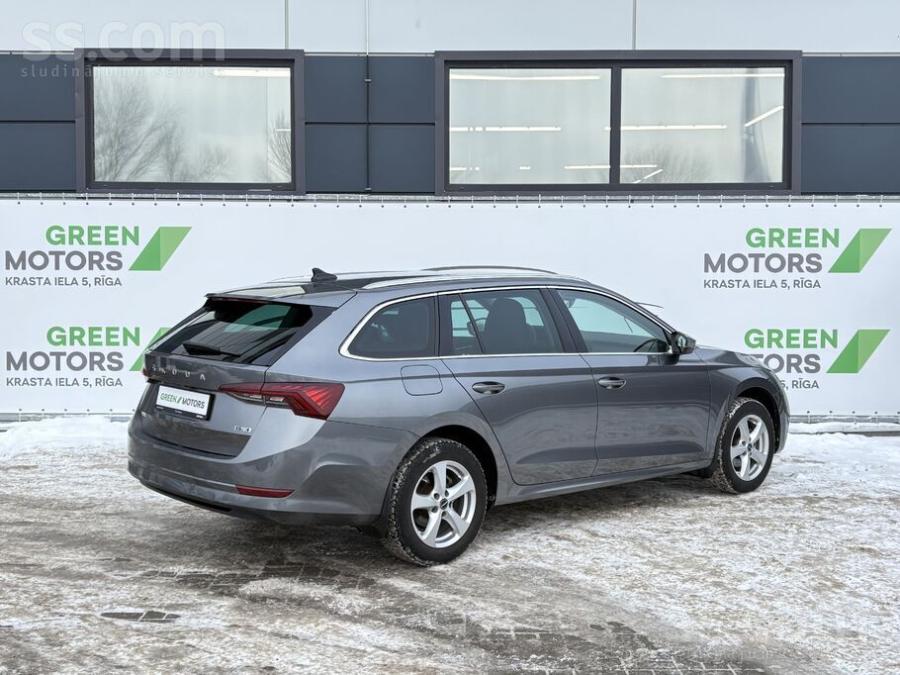 Grey Skoda Octavia 2022 in Riga, with an engine capacity of 1.50 L and mileage of 45 thousand km for 21900 €, photo 4 on AUTOMOTO.COM.LV