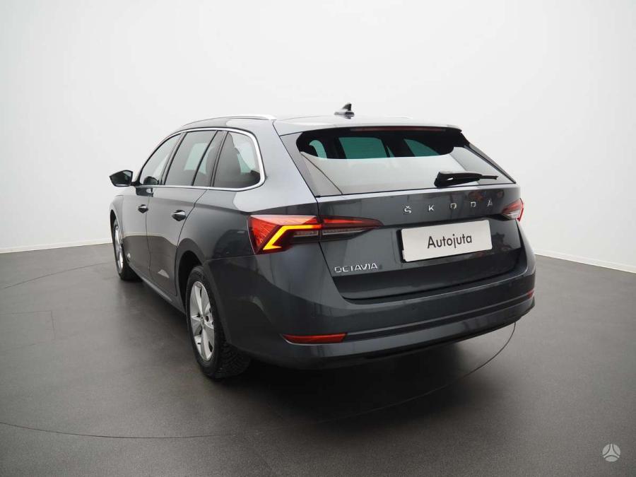 Grey Skoda Octavia 2022 in Vilnius, with an engine capacity of 1.97 L and mileage of 123 thousand km for 17700 €, photo 6 on AUTOMOTO.COM.LV