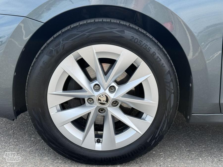 Grey Skoda Octavia 2022 in Vilnius, with an engine capacity of 1.50 L and mileage of 200 thousand km for 13999 €, photo 13 on AUTOMOTO.COM.LV