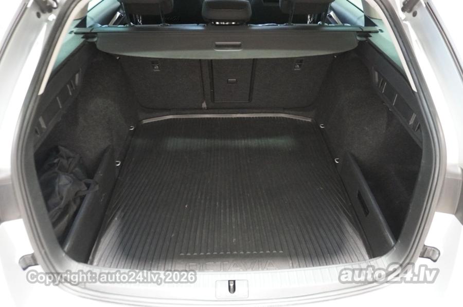 Pelēks Skoda Octavia 2022 Tallina, ar dzinēja tilpumu 2.00 L un nobraukumu 104 tūkst. km par 20900 €, foto 8 vietnē AUTOMOTO.COM.LV