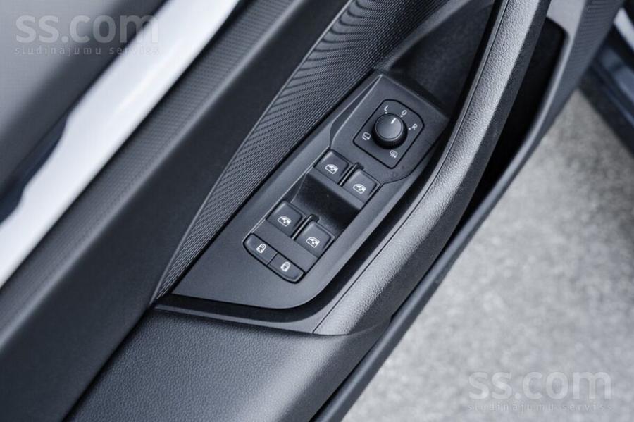 Grey Skoda Octavia 2022 in Riga, with an engine capacity of 2.00 L and mileage of 156 thousand km for 18500 €, photo 11 on AUTOMOTO.COM.LV