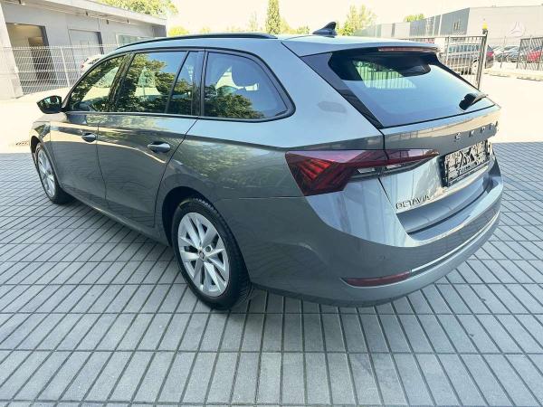 Grey Skoda Octavia 2022 in Kaunas, with an engine capacity of 1.00 L and mileage of 234 thousand km for 12900 €, photo 4 on AUTOMOTO.COM.LV