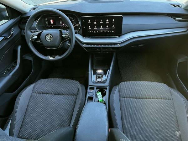 Grey Skoda Octavia 2022 in Kaunas, with an engine capacity of 1.00 L and mileage of 234 thousand km for 12900 €, photo 8 on AUTOMOTO.COM.LV