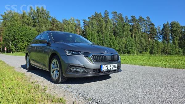 Grey Skoda Octavia 2022 in Riga, with an engine capacity of 2.00 L and mileage of 82 thousand km for 18999 €, photo 6 on AUTOMOTO.COM.LV