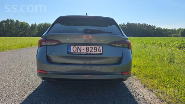 Grey Skoda Octavia 2022 in Riga, with an engine capacity of 2.00 L and mileage of 82 thousand km for 18999 €, photo 9 on AUTOMOTO.COM.LV