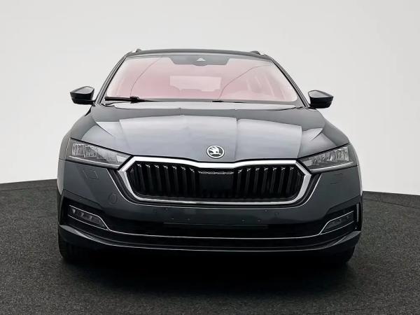 Grey Skoda Octavia 2022 in Riga, with an engine capacity of 2.00 L and mileage of 182 thousand km for 15110 €, photo 3 on AUTOMOTO.COM.LV