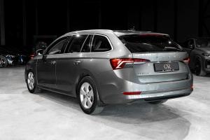 Grey Skoda Octavia 2022 in Riga, with an engine capacity of 1.97 L and mileage of 92 thousand km for 15900 €, photo 7 on AUTOMOTO.COM.LV