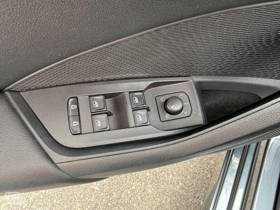Grey Skoda Octavia 2022 in Vilnius, with an engine capacity of 2.00 L and mileage of 204 thousand km for 14500 €, photo 23 on AUTOMOTO.COM.LV