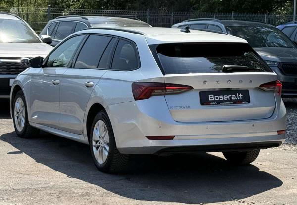 Grey Skoda Octavia 2022 in Vilnius, with an engine capacity of 1.97 L and mileage of 203 thousand km for 13990 €, photo 7 on AUTOMOTO.COM.LV
