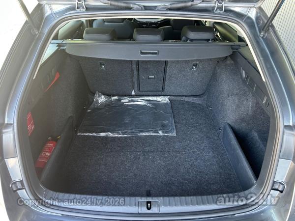 Grey Skoda Octavia 2022 in Tallinn, with an engine capacity of 2.00 L and mileage of 115 thousand km for 17990 €, photo 4 on AUTOMOTO.COM.LV