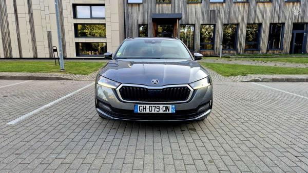 Grey Skoda Octavia 2022 in Taurage, with an engine capacity of 0.00 L and mileage of 245 thousand km for 11300 €, photo 3 on AUTOMOTO.COM.LV